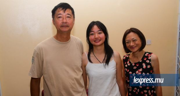 HSC 2025 : Quatre lauréates au Dr Maurice Curé: la rectrice vise déjà ...