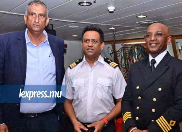 Visite guidée : Voyage immobile à bord du «Mauritius Trochetia»